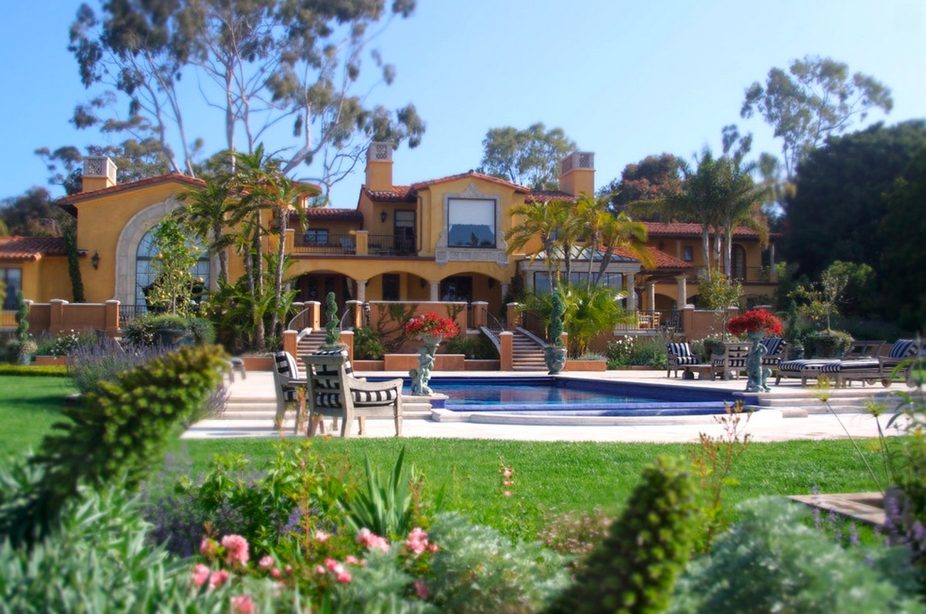 Captivating Garden Inspiration: Creating Beauty in Any Size Space
