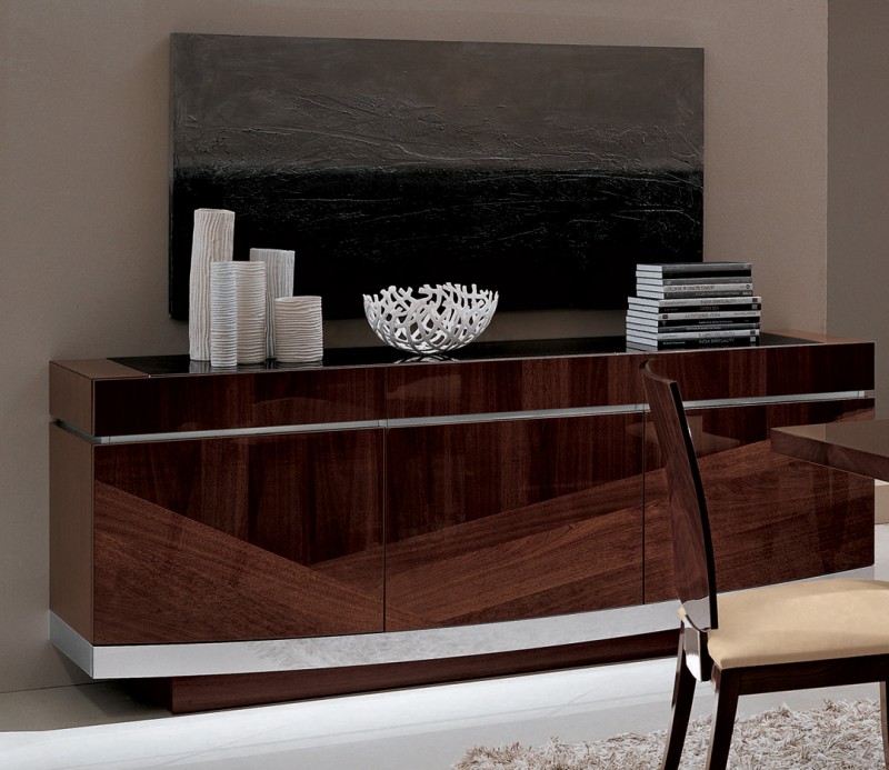 Brighten up your interiors this spring with high gloss