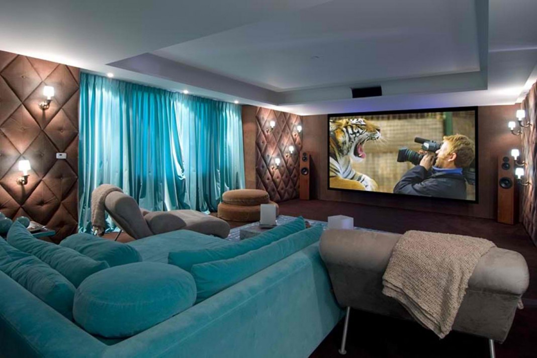 Brown and Blue Interior Color Schemes for an Earthy and Elegant Room