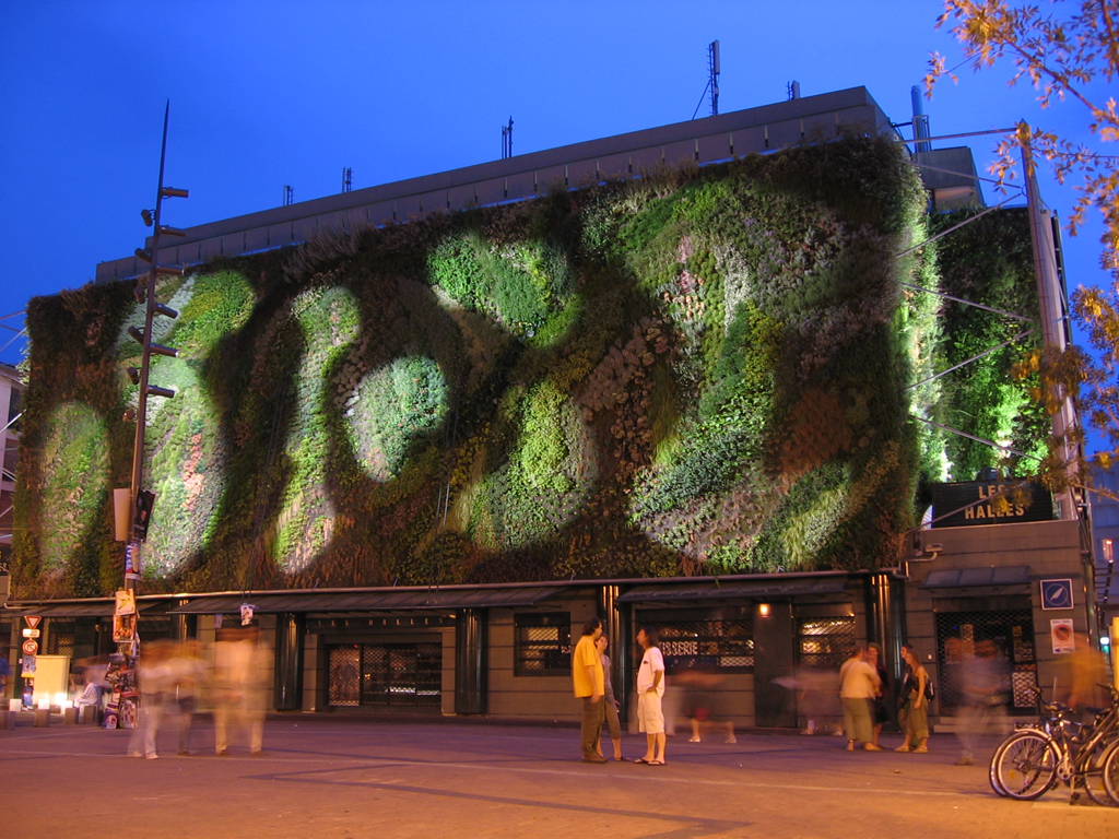 The Many Pros of Green Wall Architecture: Filtering City Noise ...